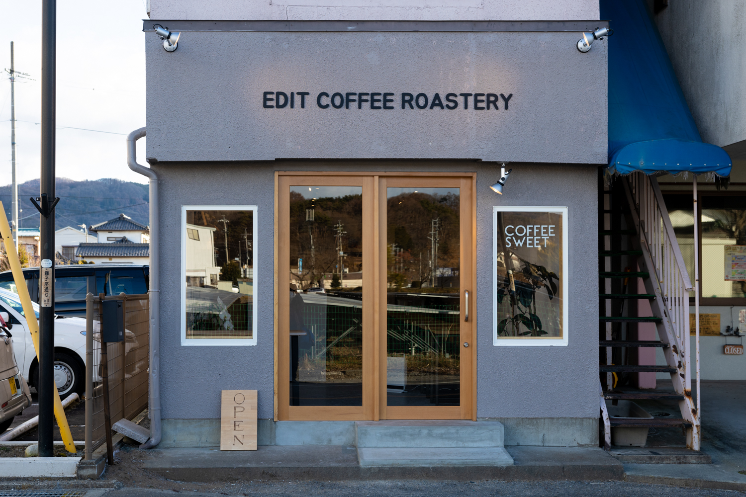 EDIT COFFEE ROASTERYでカフェラテを飲みながらコーヒープリンを食べてみた│はいしゃの食べ歩き