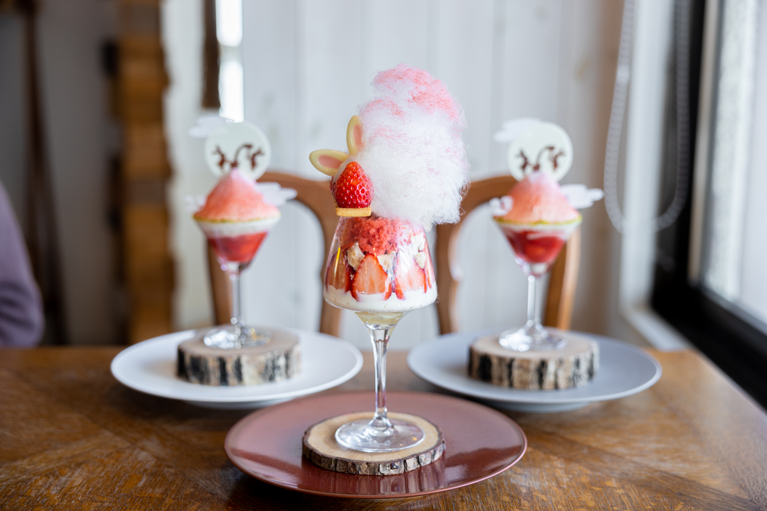 dessert & cafe Dekoで2023年の干支パフェと紅白パフェと月うさぎパフェを食べてみた│はいしゃの食べ歩き