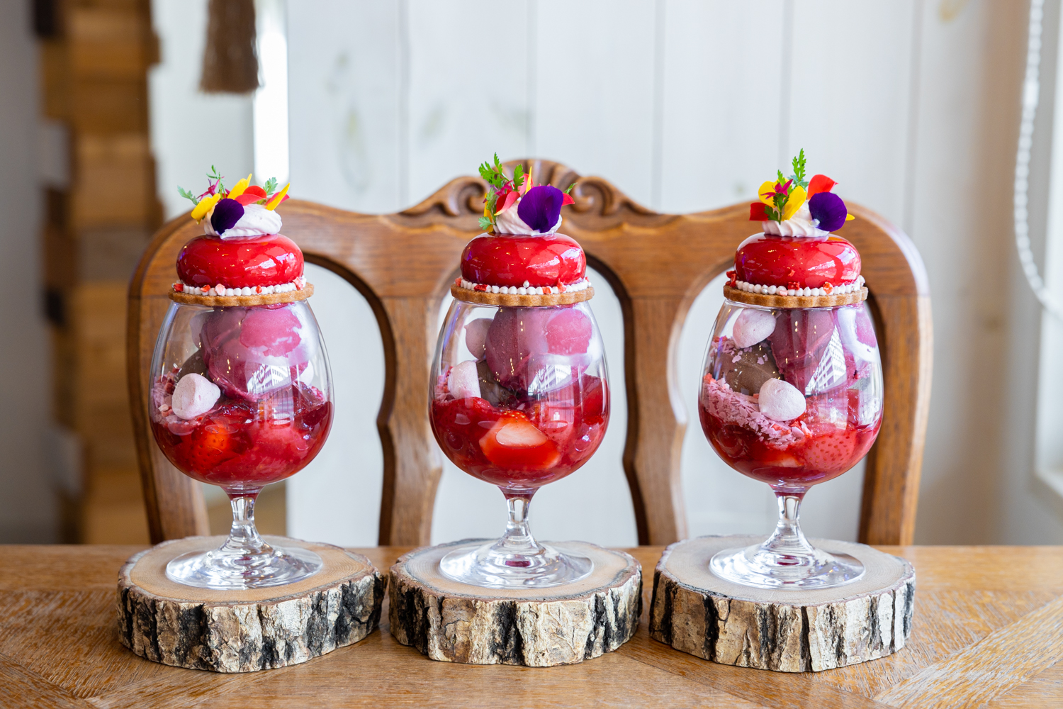 dessert & cafe Dekoで2023年のバレンタインパフェを食べてみた│はいしゃの食べ歩き